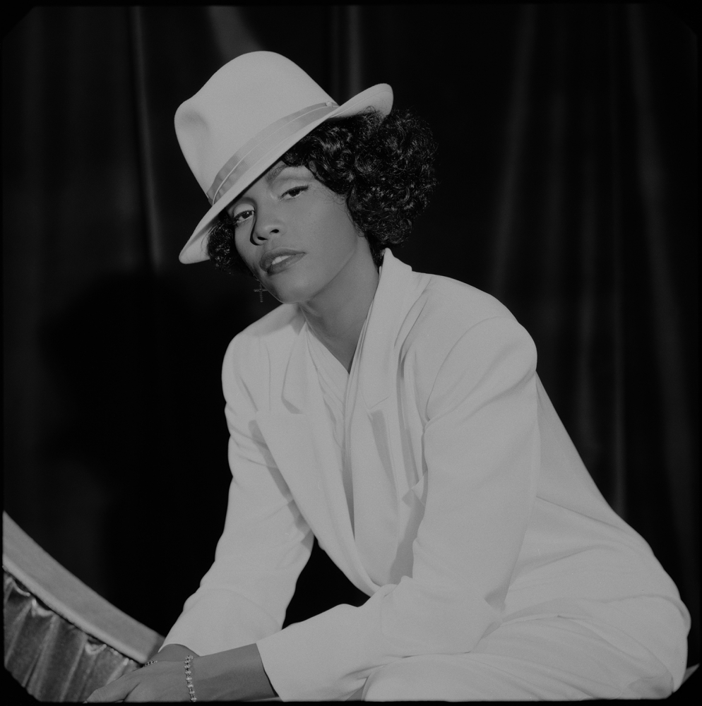 whitney_houston-hat